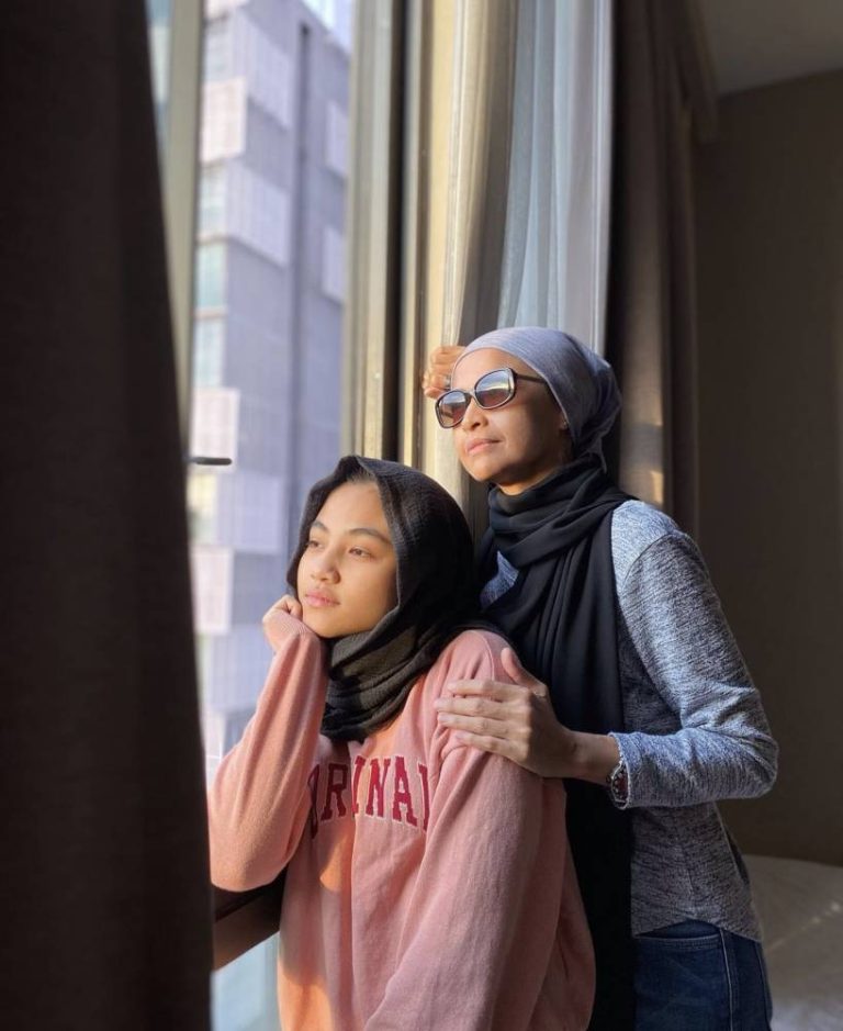 Ibu Anak 5 Makin Cantik Pada Usia 50, Wajah Terkini WILMA MUHAMMAD Raih ...