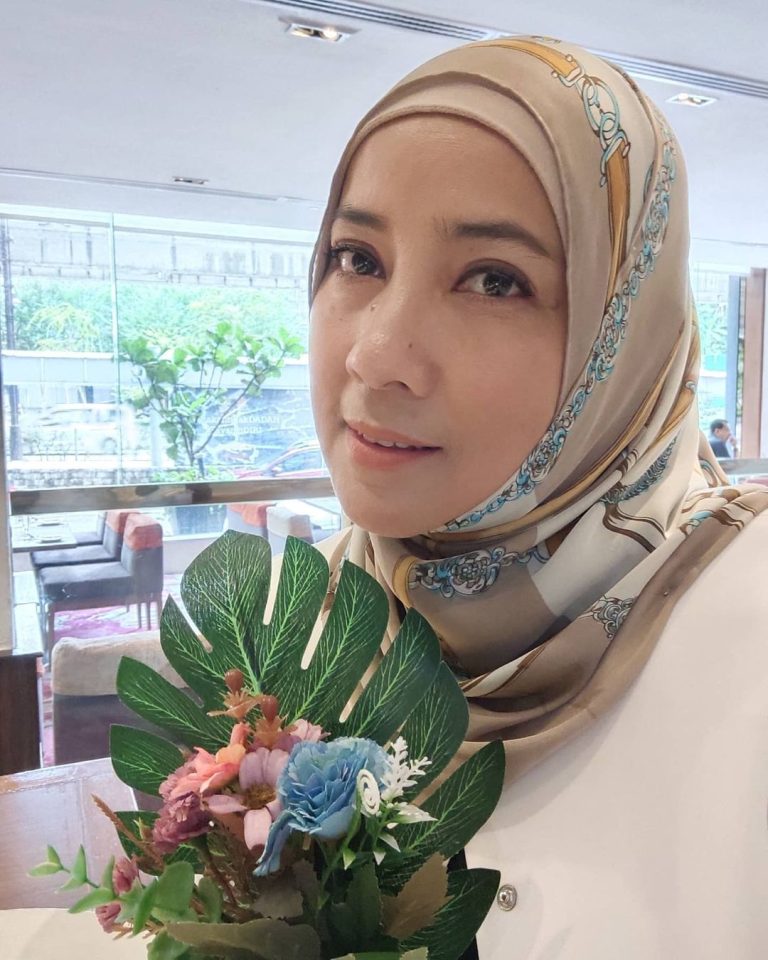 Ibarat Kekasih Hangat Bercinta! Datin Fauziah Bahagia 35 Tahun Bergelar ...