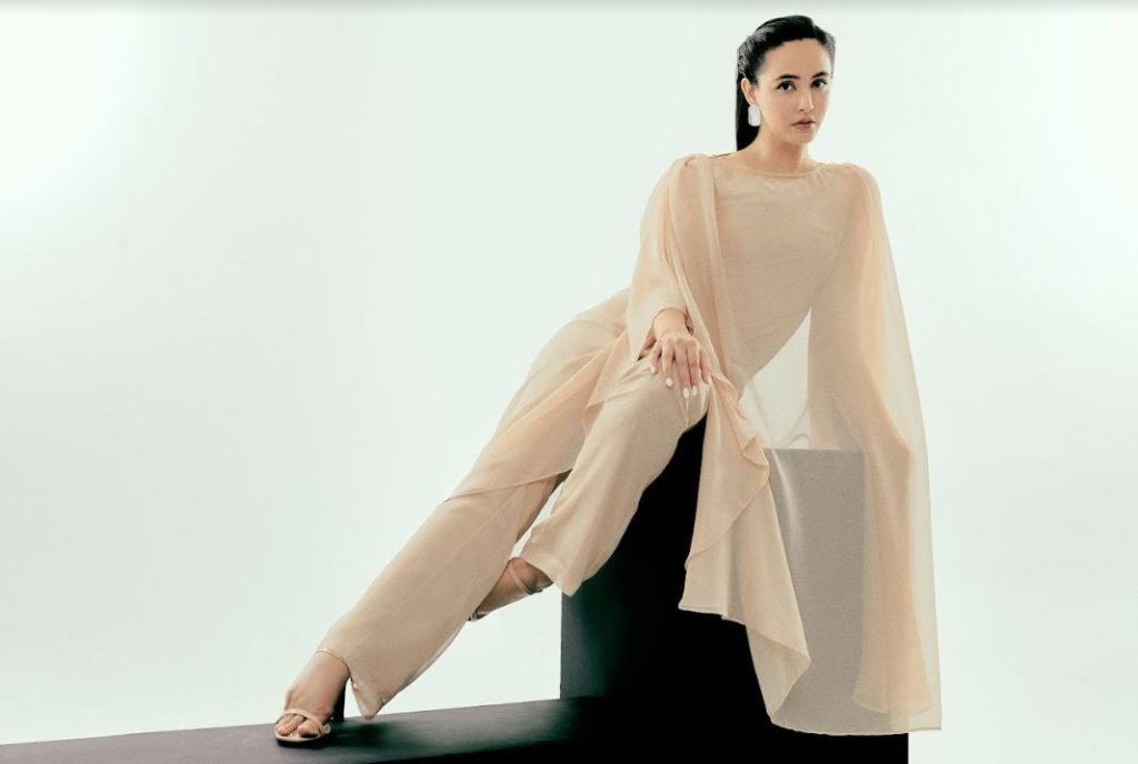 Ratu Gimnas Farah Ann & Ratu Cantik Anna Jobling Tampil Elegan Dalam ...