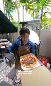 Buat Sendiri Di Rumah & Tanpa Pembantu, Pizza Wagyu Jofliam 'Viral ...