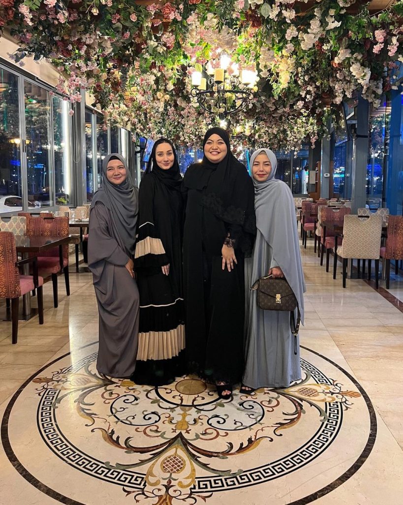 Berhijrah Ke UAE, Penampilan Sasha Saidin Sambut Ramadan Bersama Suami ...