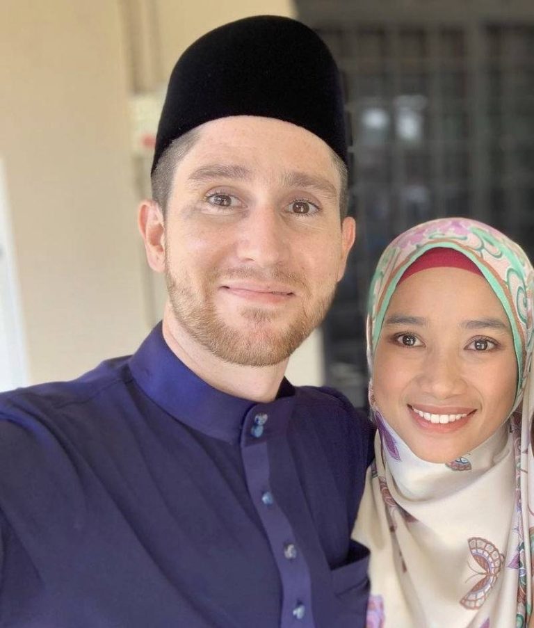 “My Amazing And Beautiful Wife” MAT DAN Kini Bapa Anak Tiga, Isteri ...
