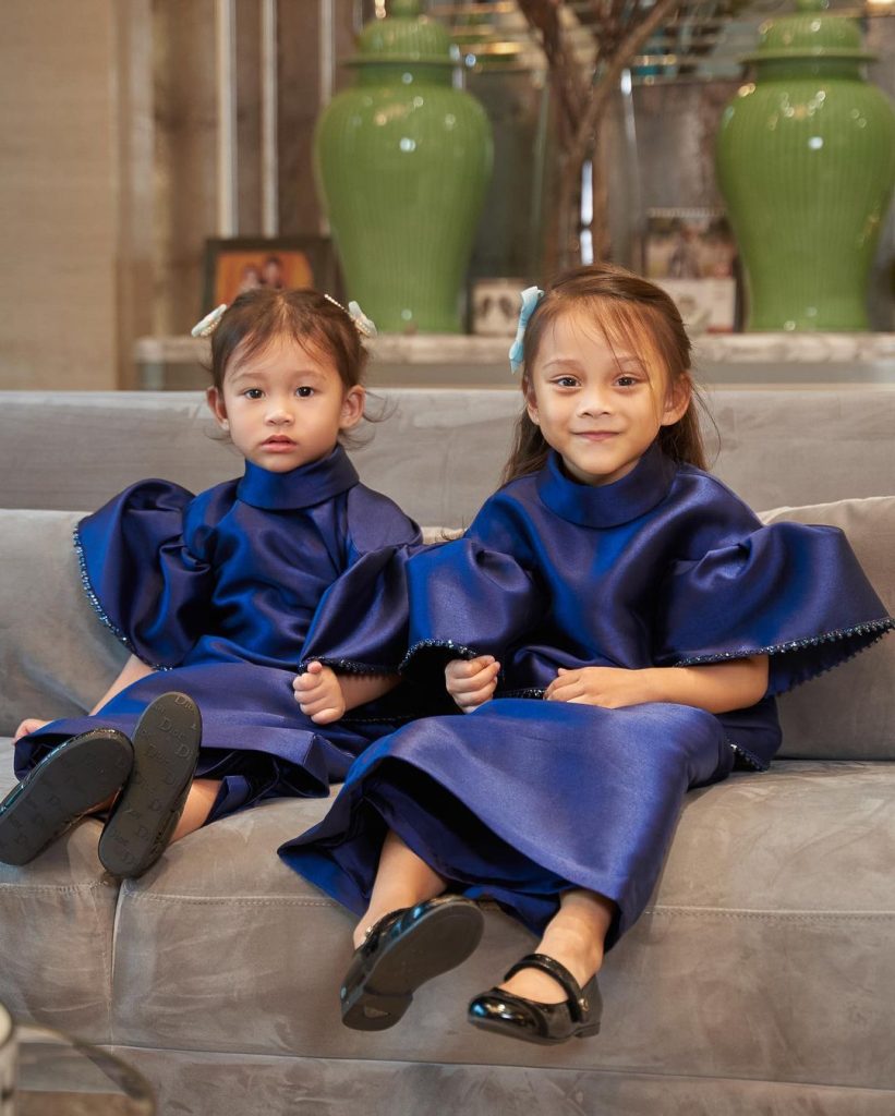 Gaya Raya Mewah & Eksklusif Azrinaz, Telatah Comel 2 Puteri Tersayang ...