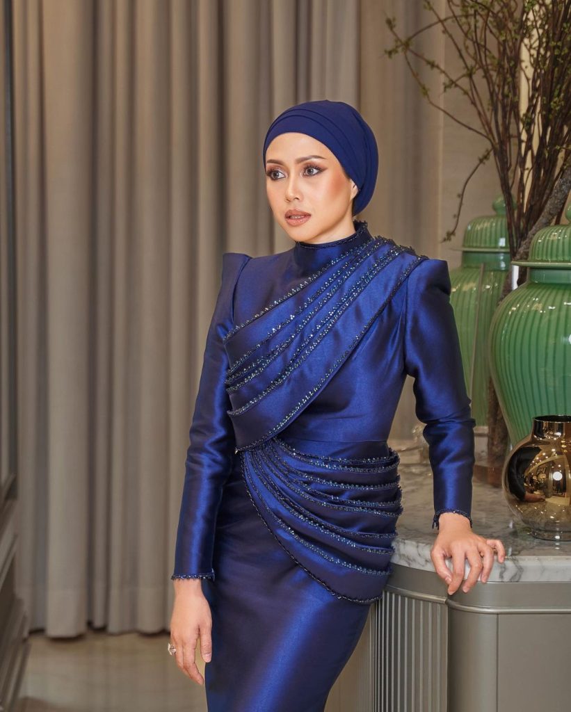 Gaya Raya Mewah & Eksklusif Azrinaz, Telatah Comel 2 Puteri Tersayang ...