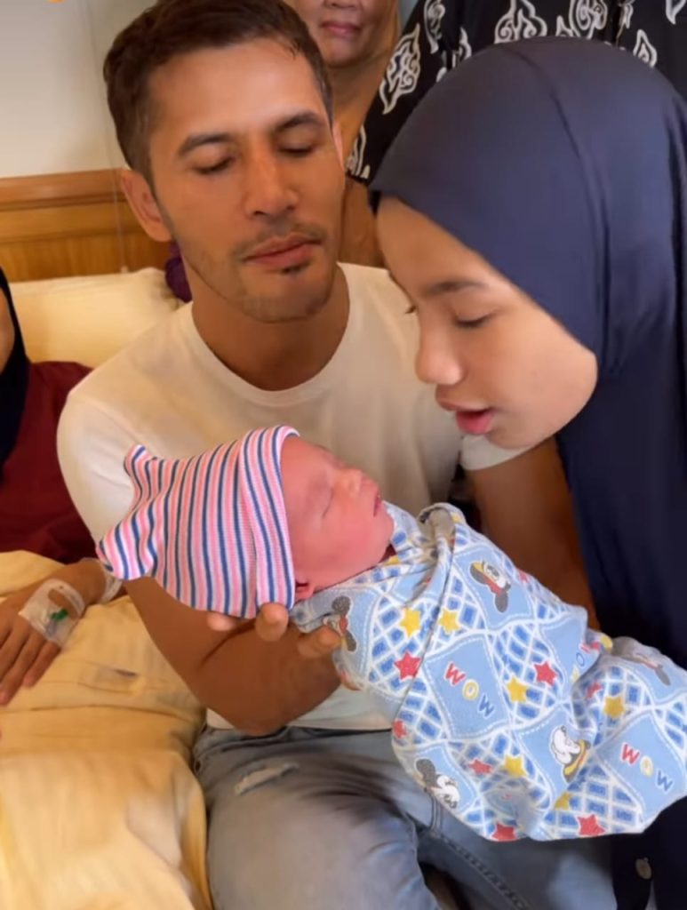 Lucu, Mahir Tiru Gaya Artis, Bakat RINA NOSE Meniti Bibir Peminat Malaysia & Indonesia - Nona