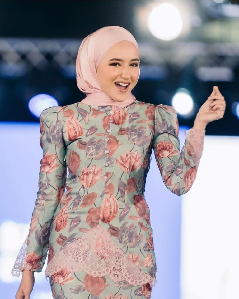 Wajah Klasik Anak Datuk Zainal Abidin, Timur Gabriel Kenang Jasa Ibu ...