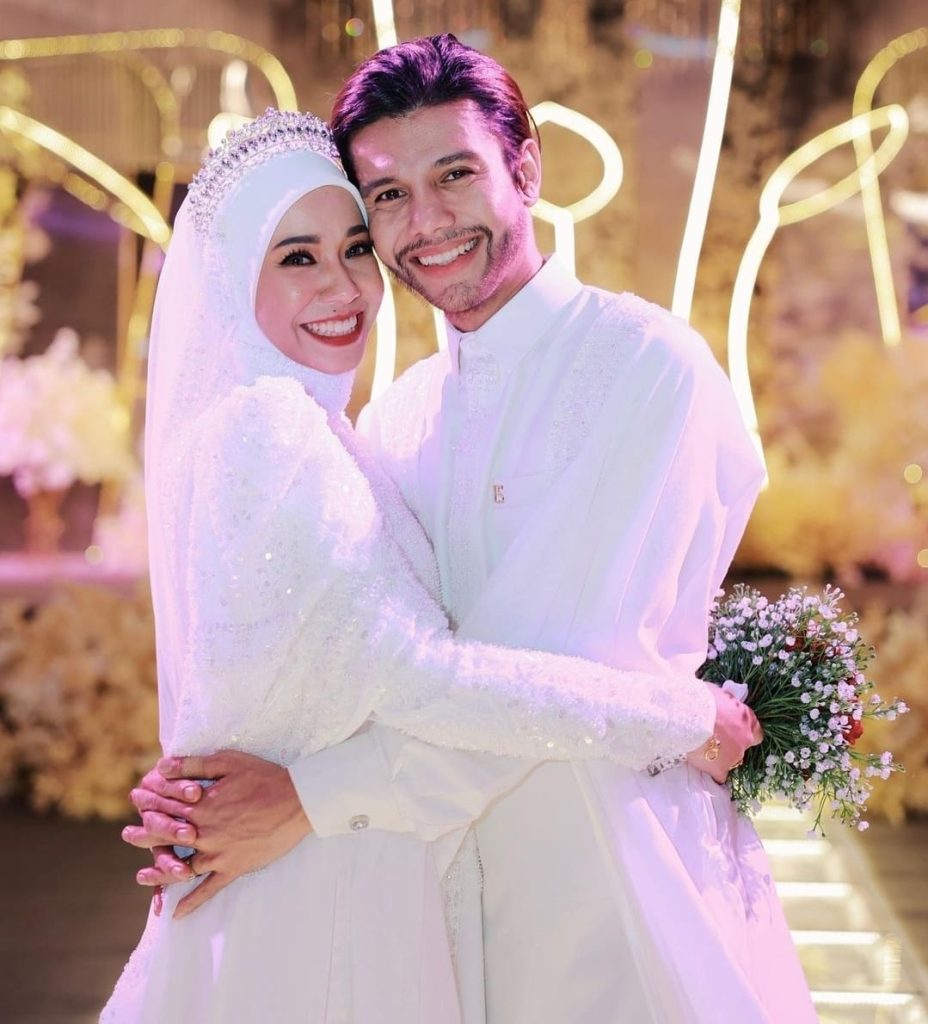 Meriahnya Majlis Berinai & Bersiram Adik Bongsu Erma Fatima & Umie Aida, BETTY RAHMAD! - Nona