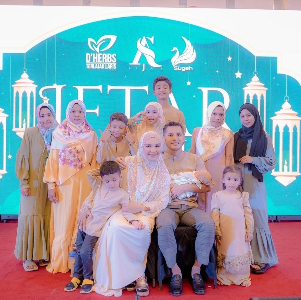 Usia Bayi Baru 7 Hari, DATIN SERI NUR SHAHIDA Hadir Majlis Raikan ...