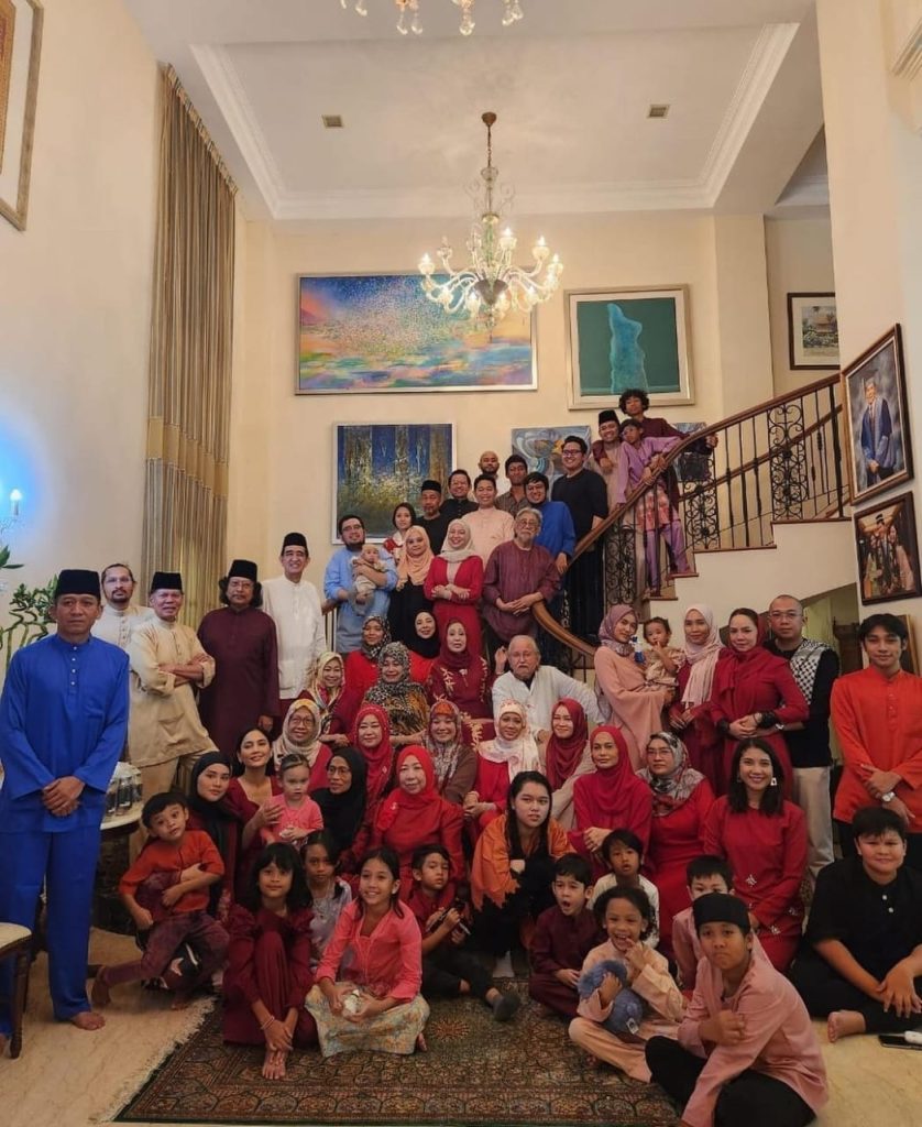 Kunjungi Rumah Bekas Mentua Sempena Iftar, FASHA SANDHA & NORA DANISH ...