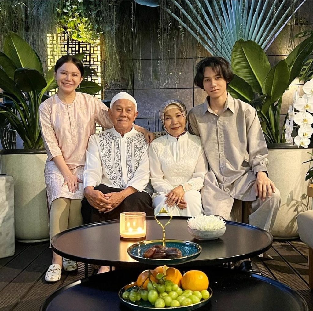 "Sambut Lebaran Bersama Keluarga Satu Kemestian"- Dato Sri Rossa ...