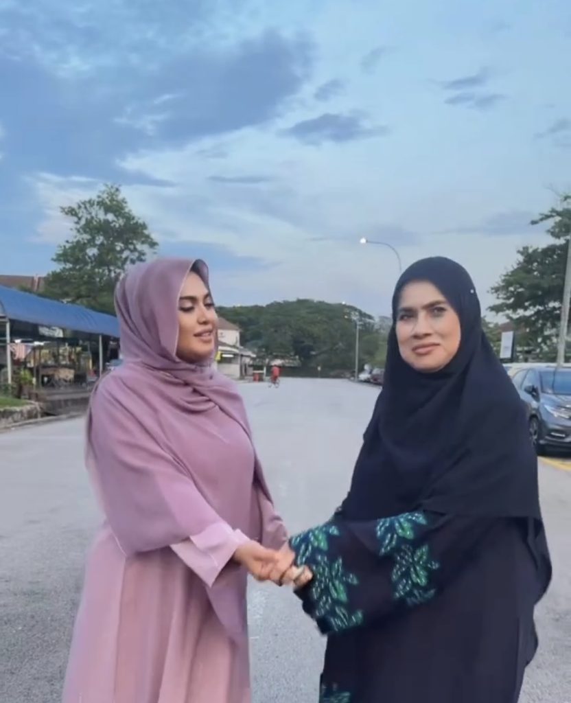 Cantiknya Ibu Raja Azura, Umur 74 Tahun Tapi Nampak Awet Muda. Sporting ...