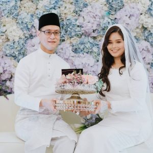 Dulu Ahli Politik Kini Ibu Seorang Anak, Dyana Sofya Kian Bahagia Jadi Isteri Wakil Rakyat!