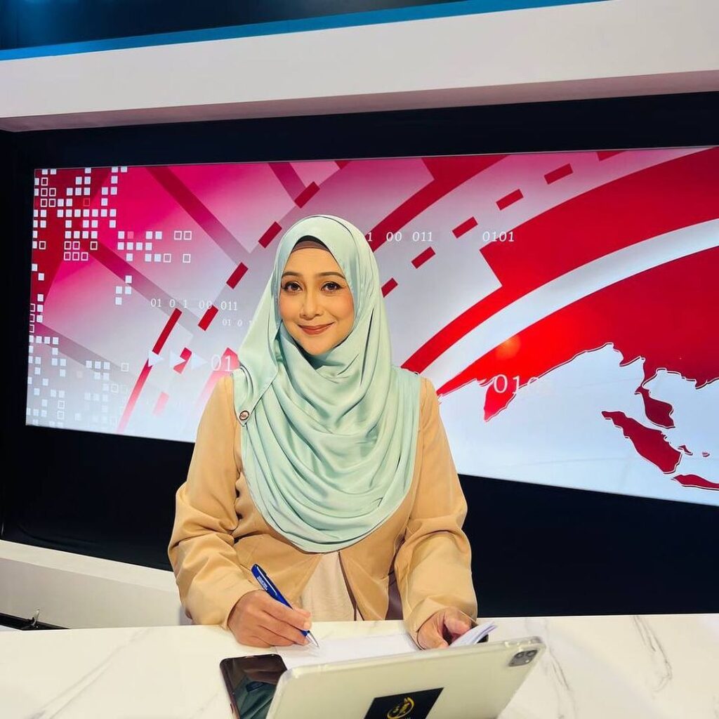 Jaga Makan & Aktif Bersukan, Wajah Awet Muda Azizah Ariffin Usia 50an ...