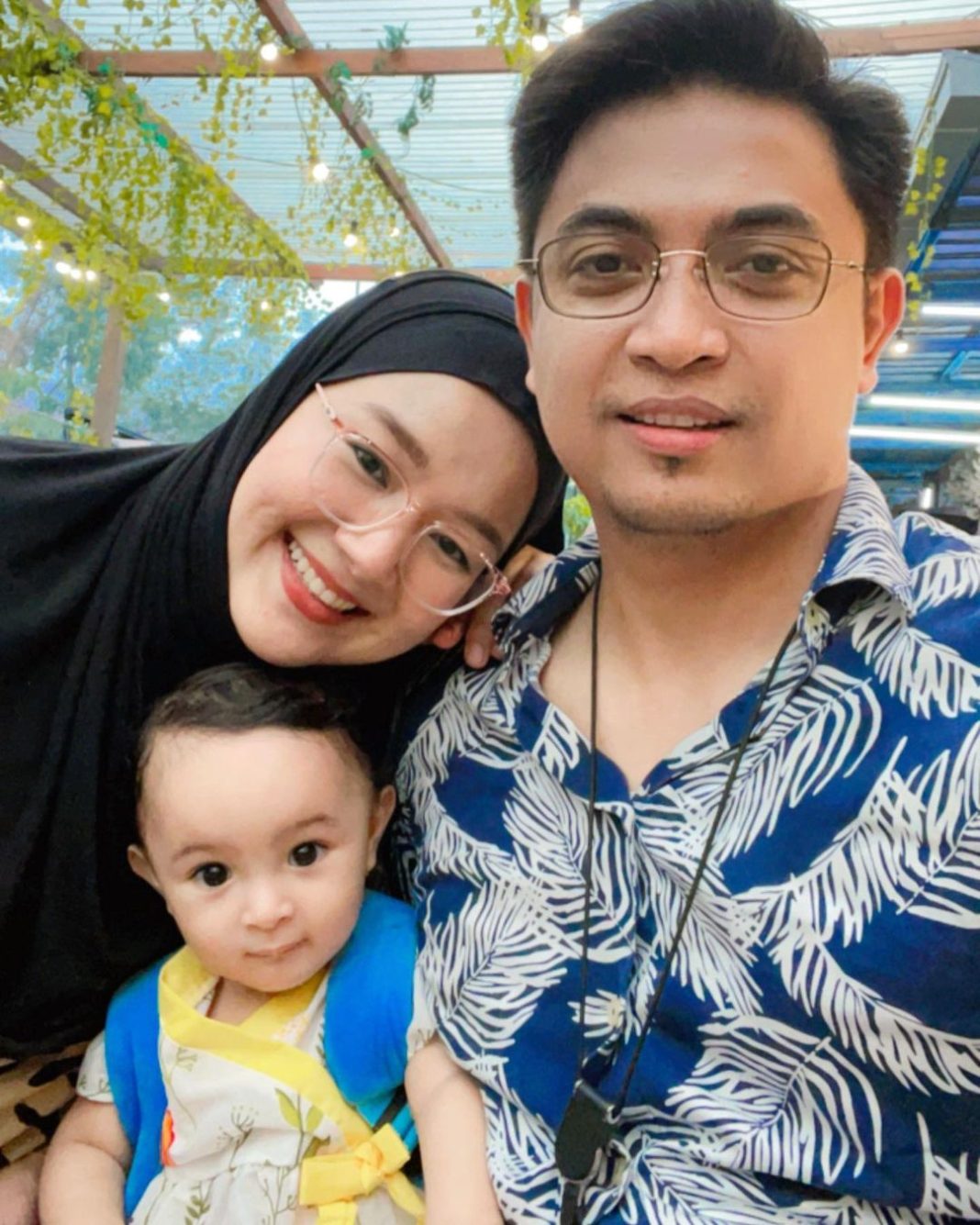 Cantik Persis Bidadari Di Majlis Kahwin, Sheera Iskandar Rai ...