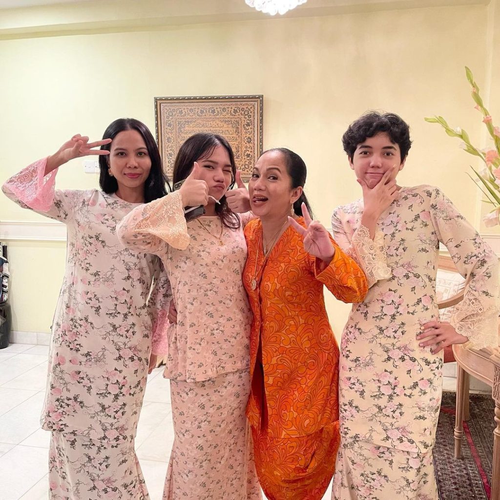 Macam Sebaya Anak-Anak, Usia 58 Datuk Sheila Majid Aktif Pilates & Awet ...