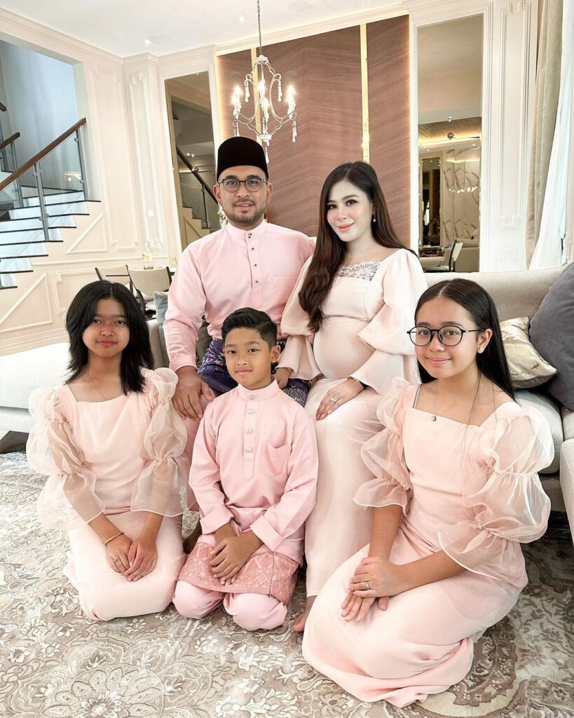 Baru 6 Hari Bersalin Hilang 14 Kg, Madammu Bersiap Cantik & Wajah ...