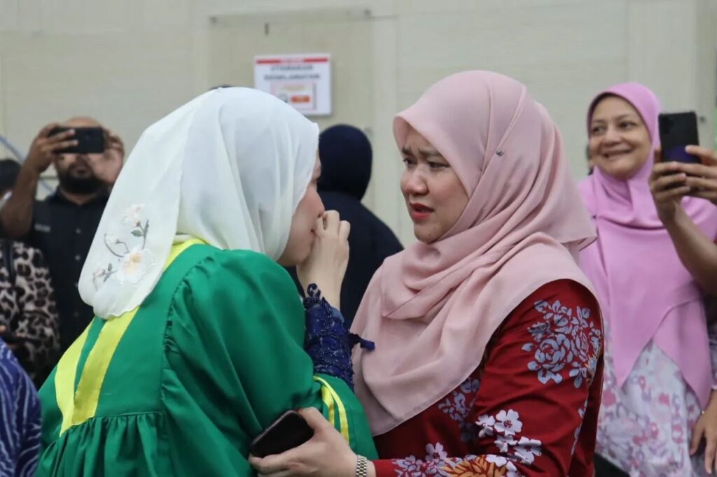 "Sebagai Anak Menteri Pendidikan, Saya Akui Tertekan” Anak FADHLINA ...