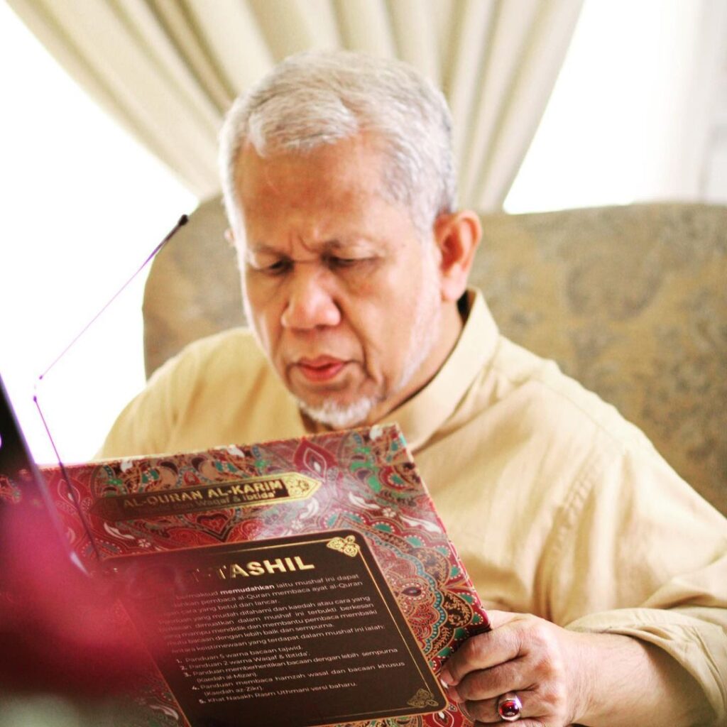 Iras Wajah Bapa, Kecomelan Tengku Muhammad Johan Usia 2 Bulan Raih ...