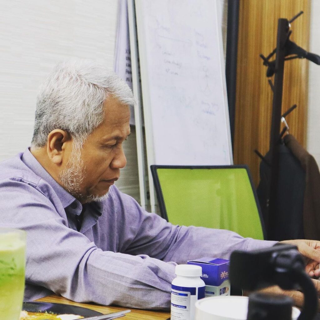 Iras Wajah Bapa, Kecomelan Tengku Muhammad Johan Usia 2 Bulan Raih ...