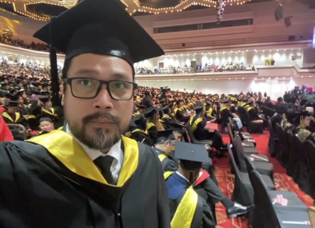 Zed Zaidi Berjaya Genggam 'Master' Jurusan Pendidikan. Isteri, Anak ...