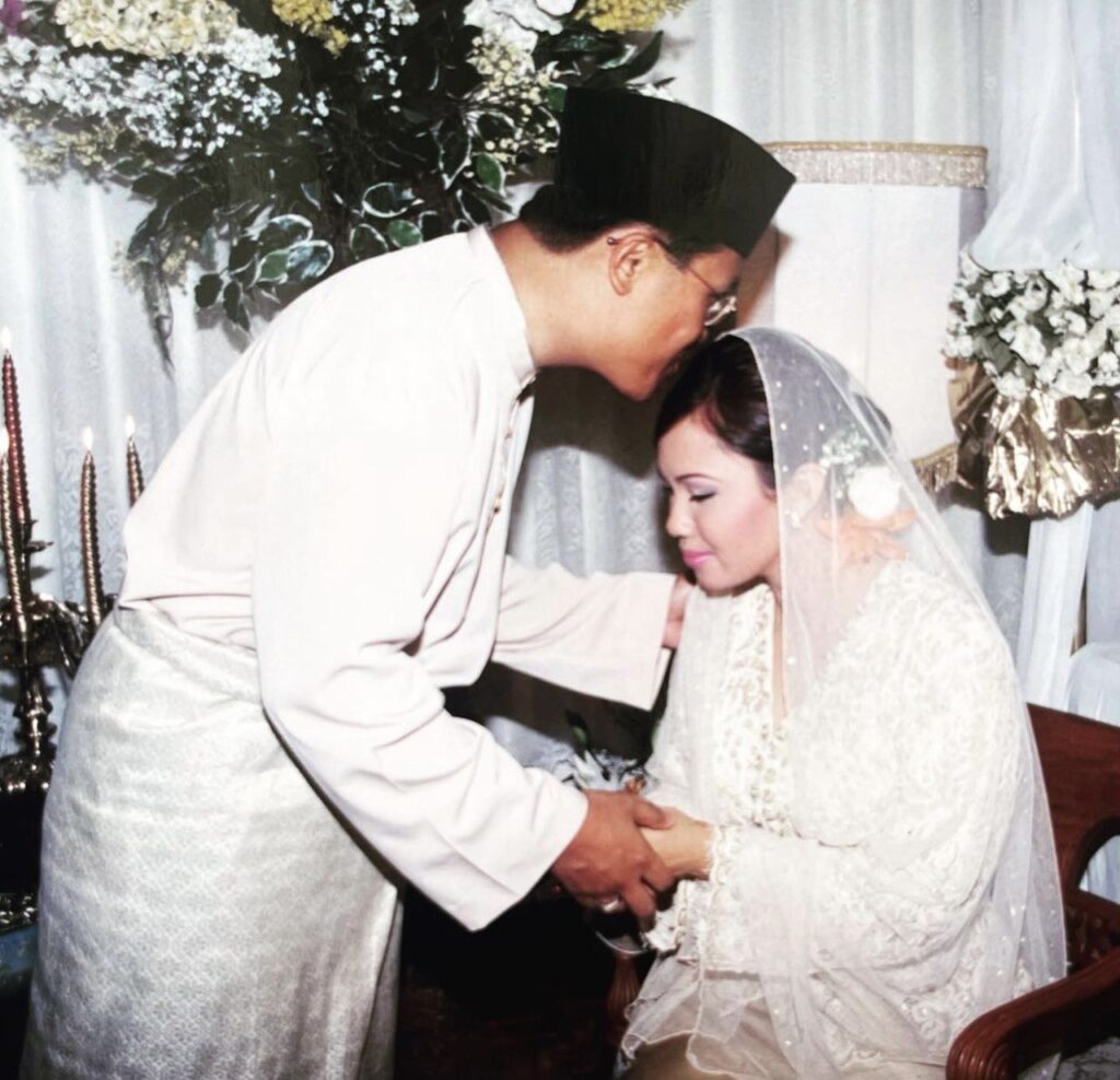 "Macam Siti Nurhaliza Masa Muda" DS NORAZLINA AWANG HAD Throwback Gambar Nikah Sempena ...