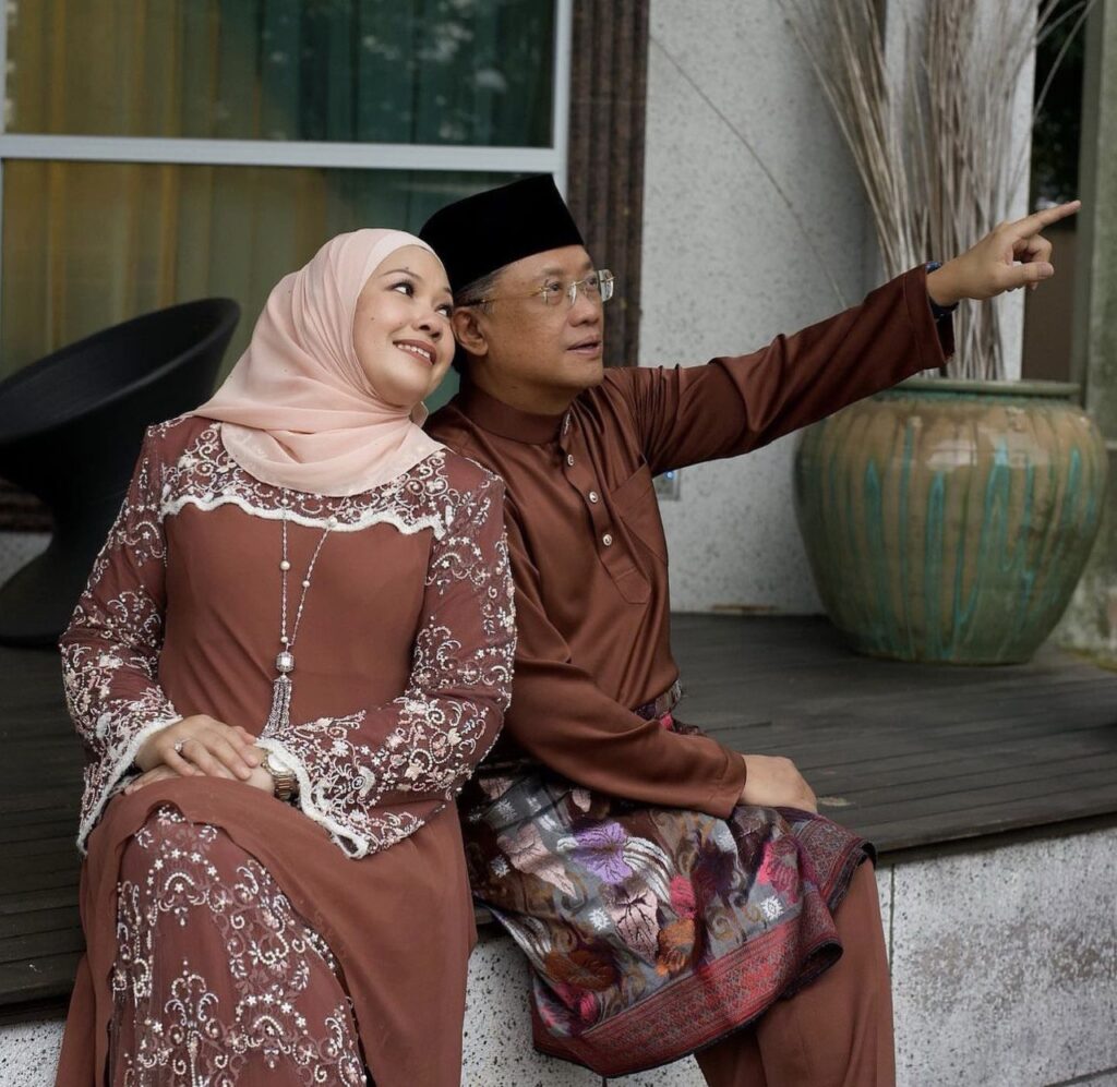 "Macam Siti Nurhaliza Masa Muda" DS NORAZLINA AWANG HAD Throwback Gambar Nikah Sempena ...