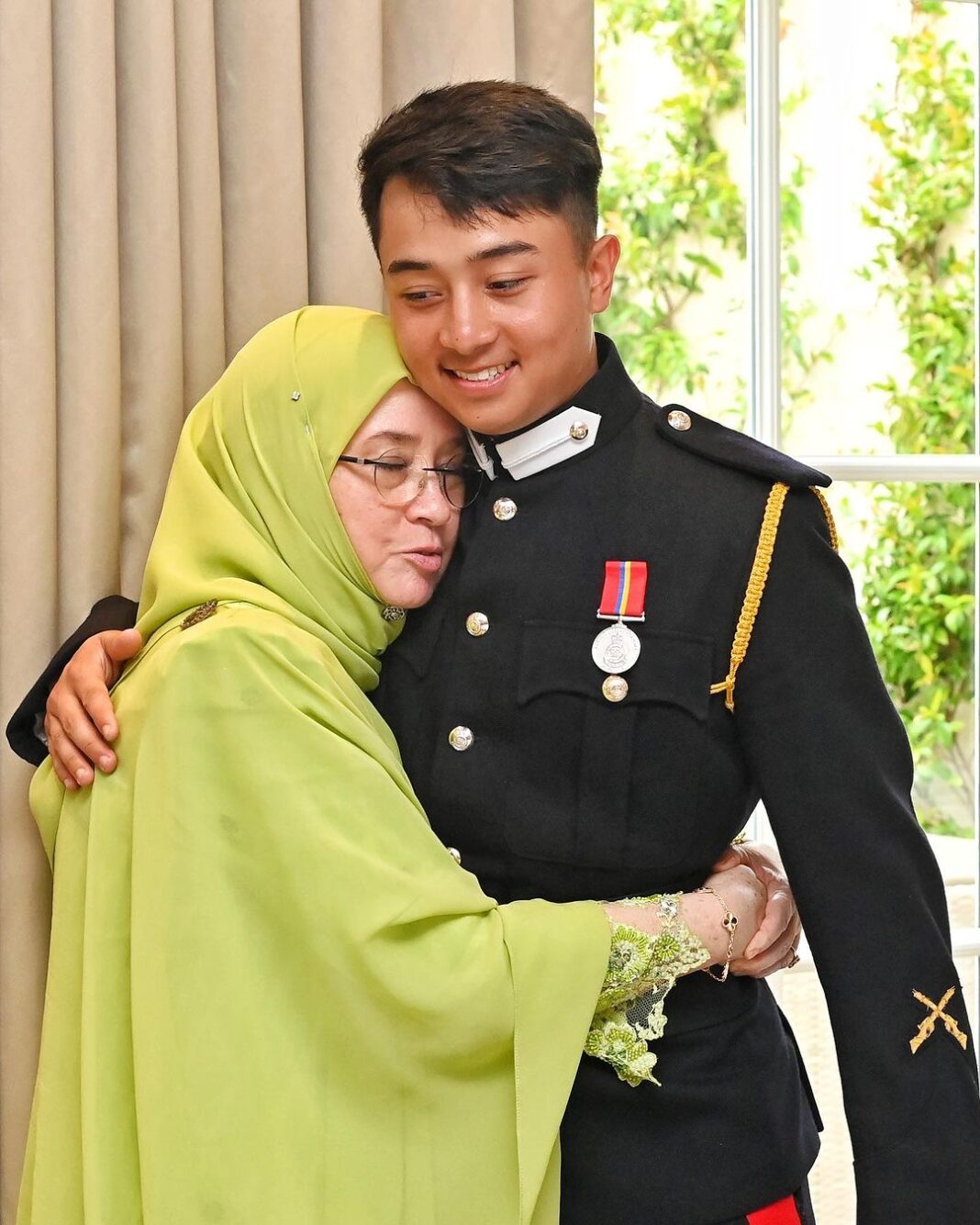 "Segaknya!" Ketampanan Tengku Ahmad Ismail Jadi Tumpuan Warga Maya ...