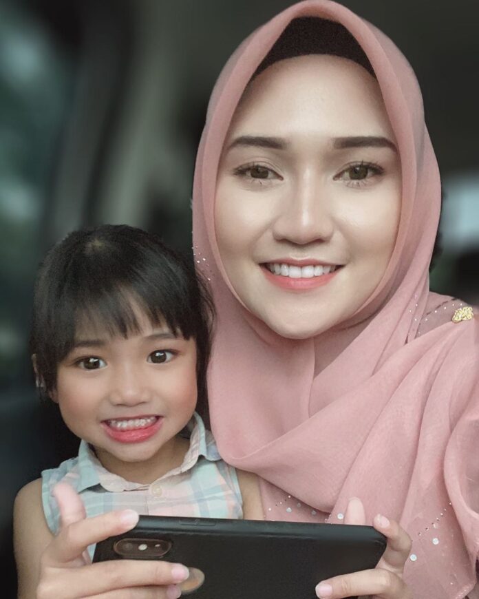 Baddrol Bakhtiar Kini Wakil Rakyat! Isteri Cantiknya Jadi Perhatian ...