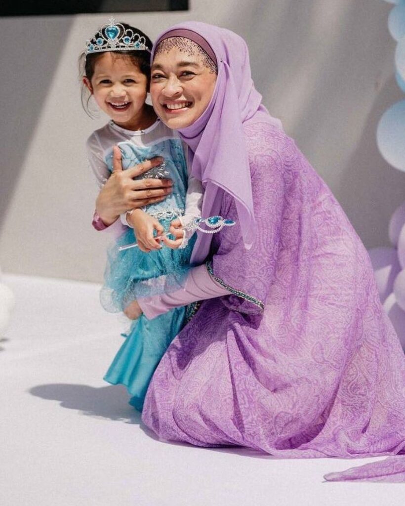 Usia Perkahwinan Dah 35 Tahun, Ratu Hati Dato' Seri Azmin Ini Setia ...