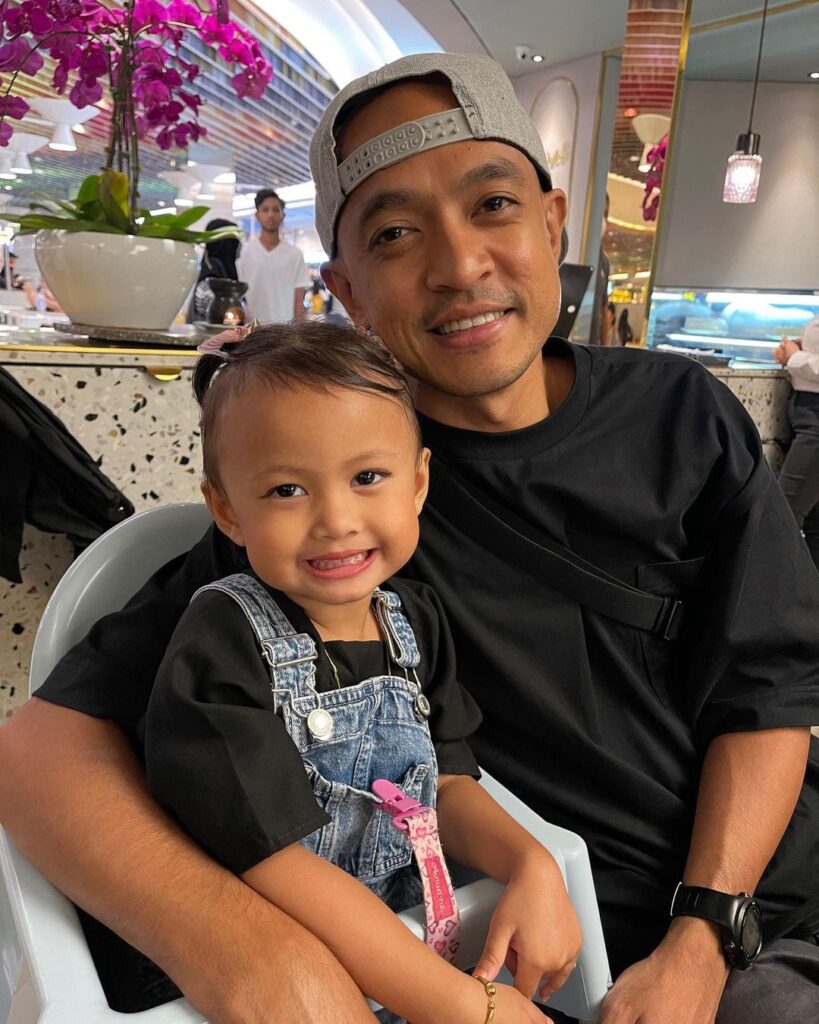 12 Tahun Kahwin & Ada 3 Anak, Kejayaan Tomok Miliki 3 Outlet Francais ...