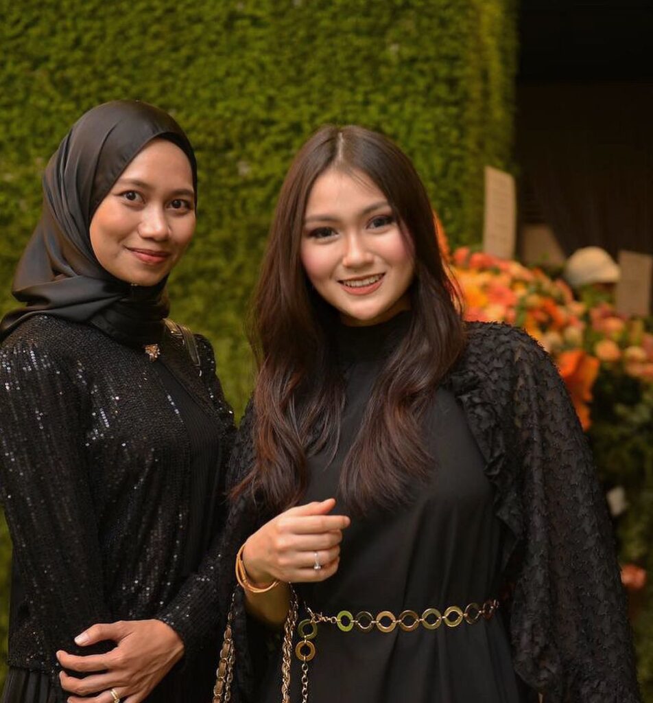 "Sekali 'Push' Je Baby Keluar," Fazeera Syukur Bersalin Anak Kedua ...