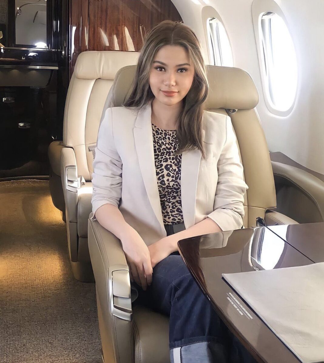 Lulusan Sarjana Perniagaan & Kacukan Belanda-Indonesia, Kenali FABIENNE ...