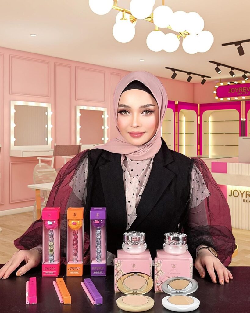 Enggan Toleh Ke Belakang! Joy Revfa Bangkit Bina 'Empayar' Perniagaan ...