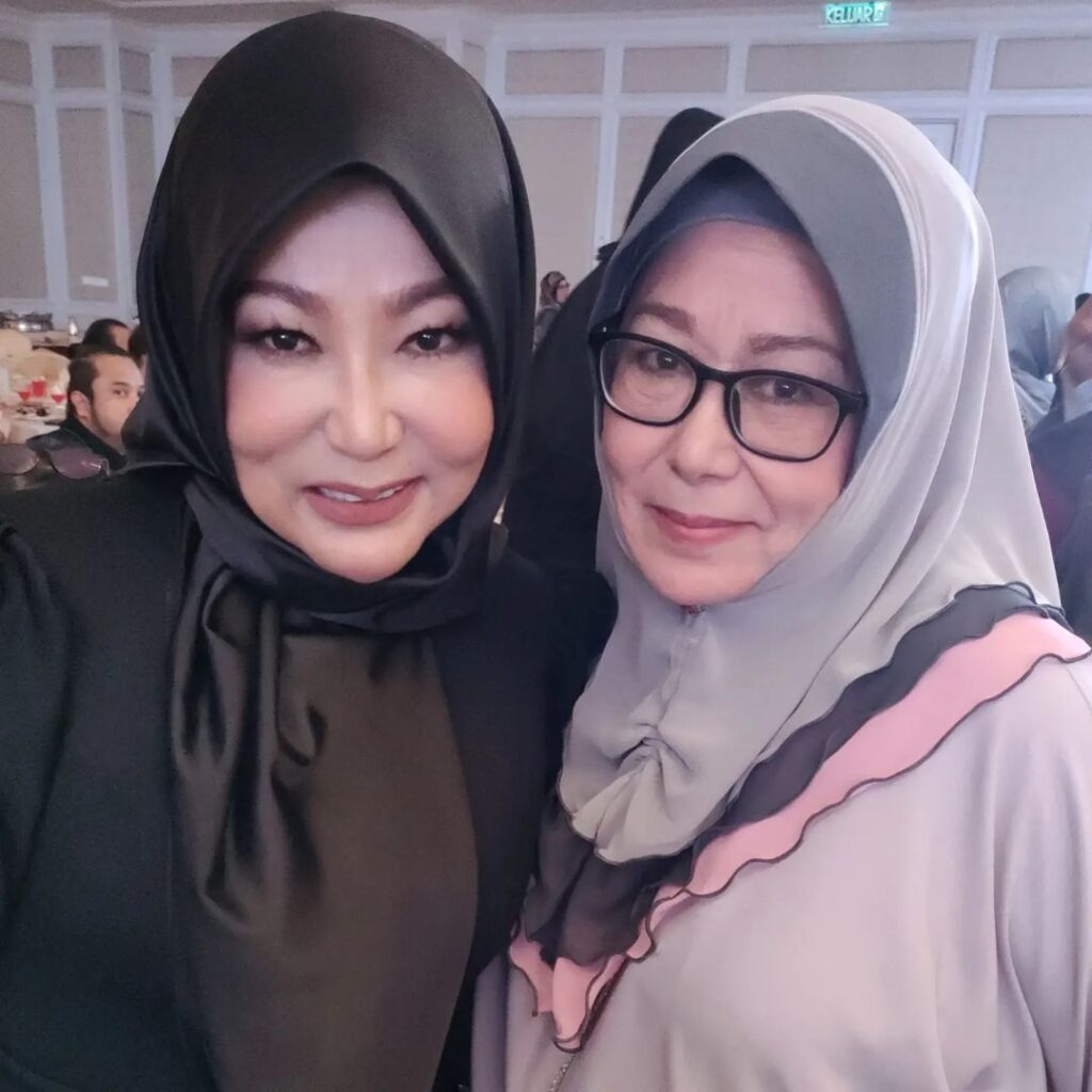 3 Generasi Cantik & Comel, Cecah Usia 60an Kejelitaan Aznah Hamid ...