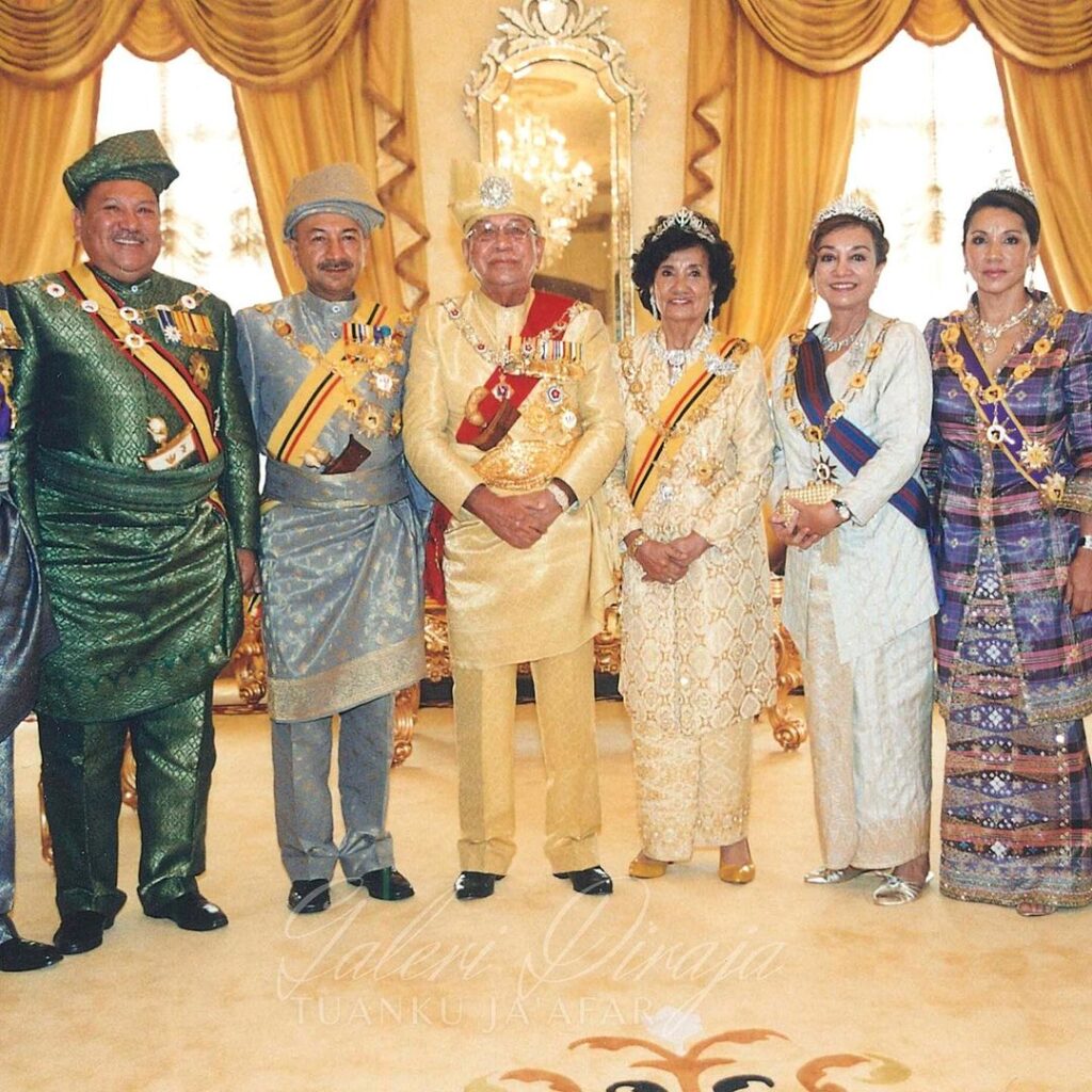 Selepas Kemangkatan Ratu Elizabeth II, SULTAN HASSANAL BOLKIAH Kini ...