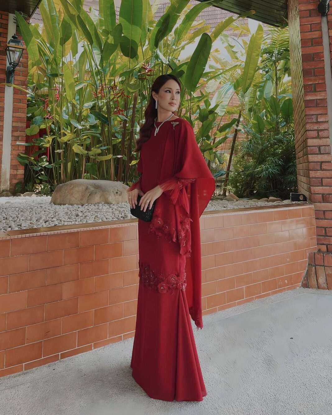 Suami Dikurnia Gelaran YDM Tengku Orang Kaya Menteri Diraja, Pelakon ...