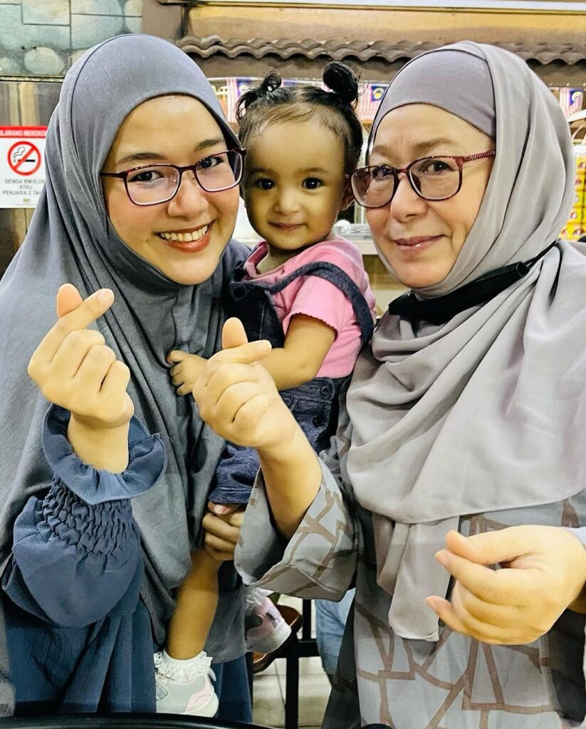 3 Generasi Cantik & Comel, Cecah Usia 60an Kejelitaan Aznah Hamid ...