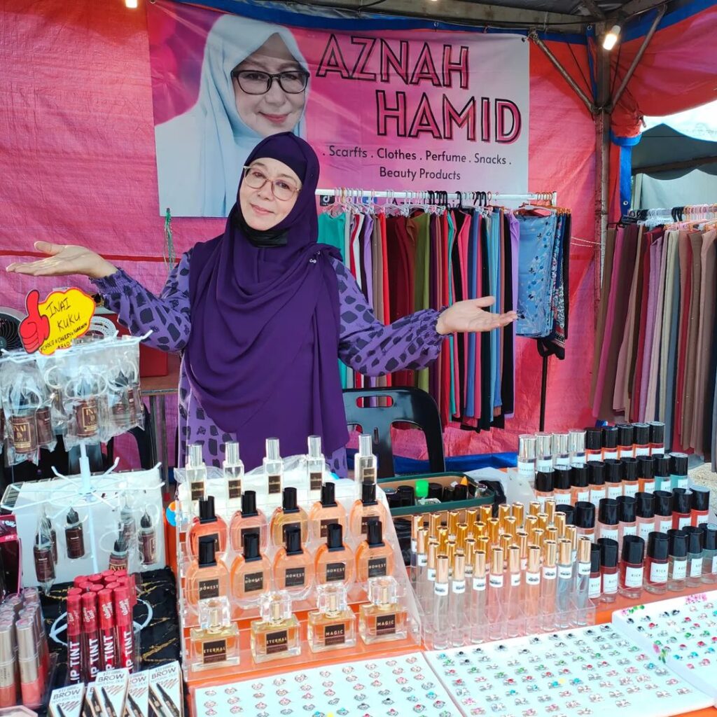 3 Generasi Cantik & Comel, Cecah Usia 60an Kejelitaan Aznah Hamid ...