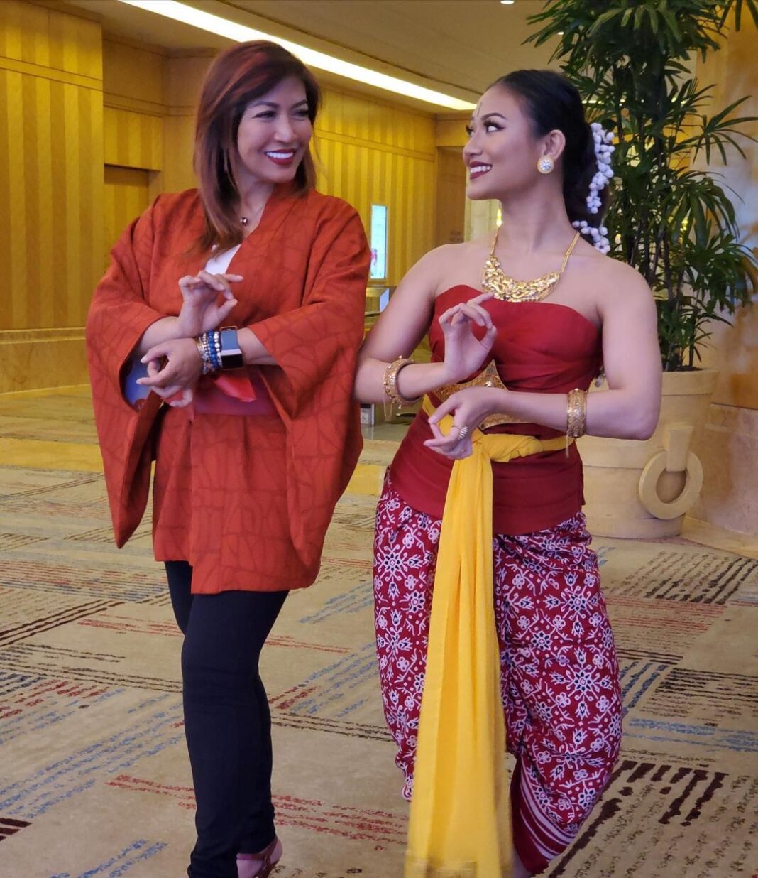 Hani Karmila Cecah Usia 27 & Iras Hani Mohsin, Puan Sri Tiara Bangga ...