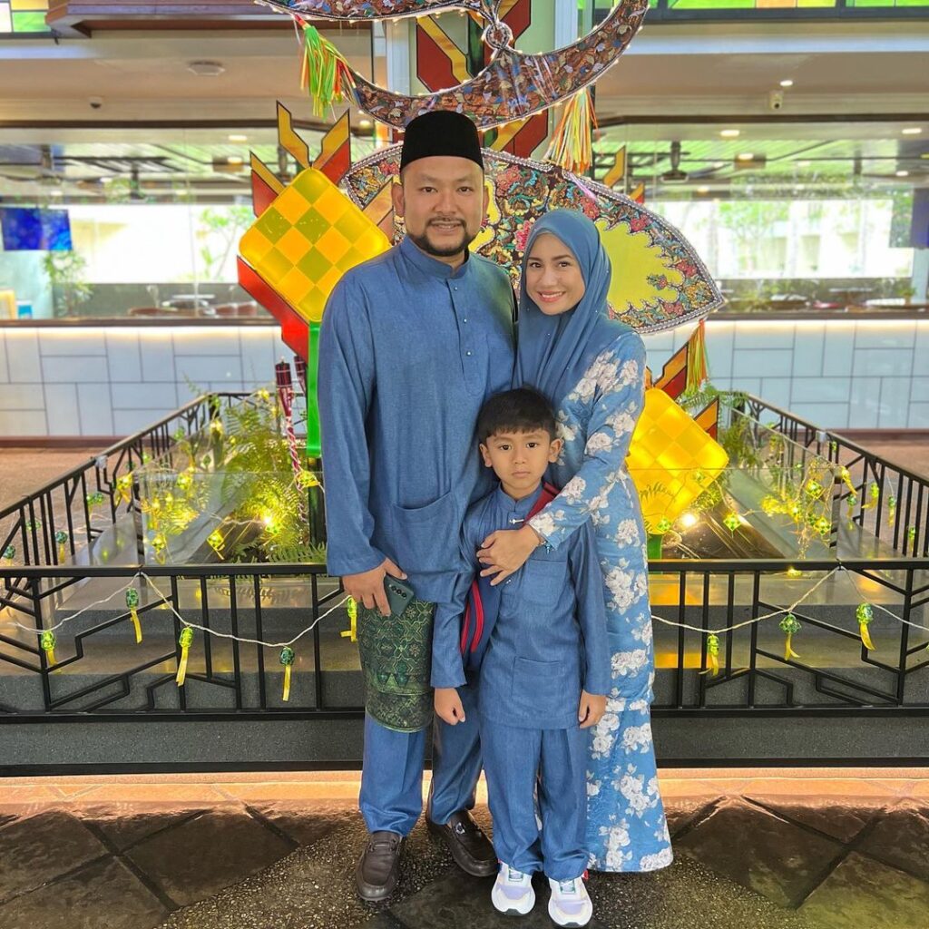 Ibu Anggun Usia 56 & Penjawat Awam Berdedikasi, Dato' Sri Suriani Ahmad ...