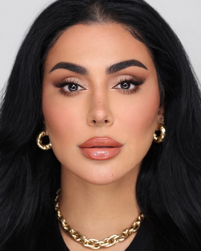 Tak Peduli Jika Diboikot, Pemilik Huda Beauty Keturunan Iraq Ini ...