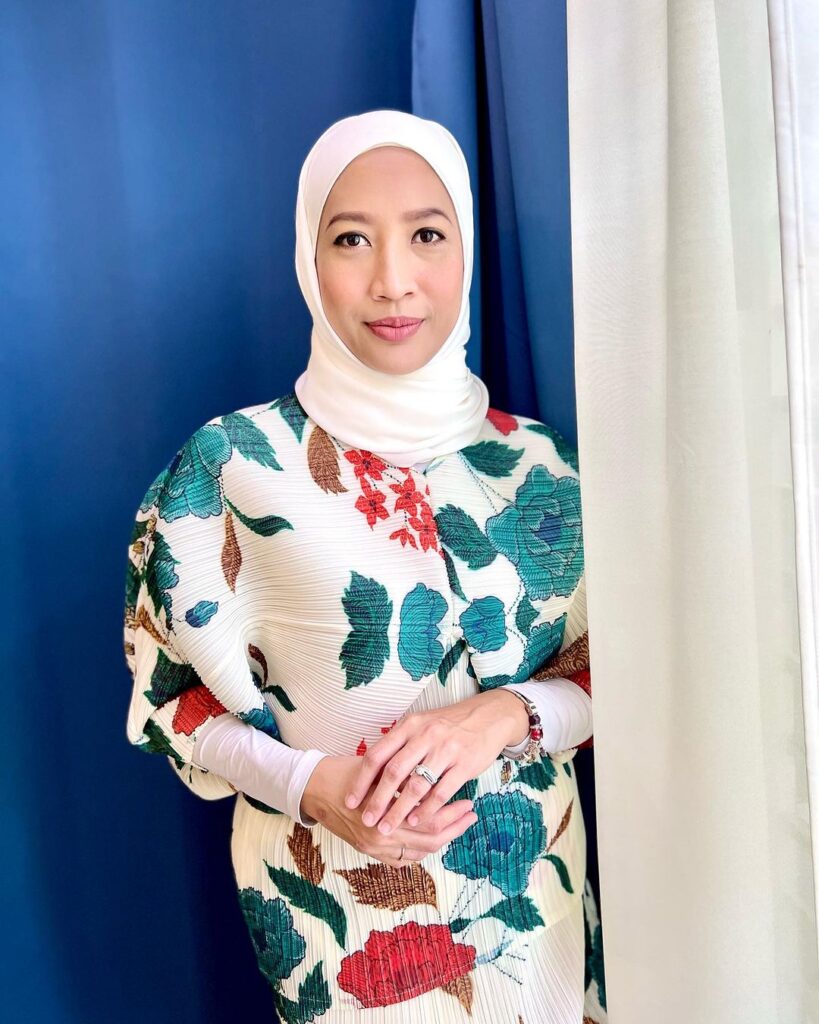 Bekas Personaliti TV3 Kenang Detik Hijrah Tiga Tahun Lalu, Ezreena Amir ...