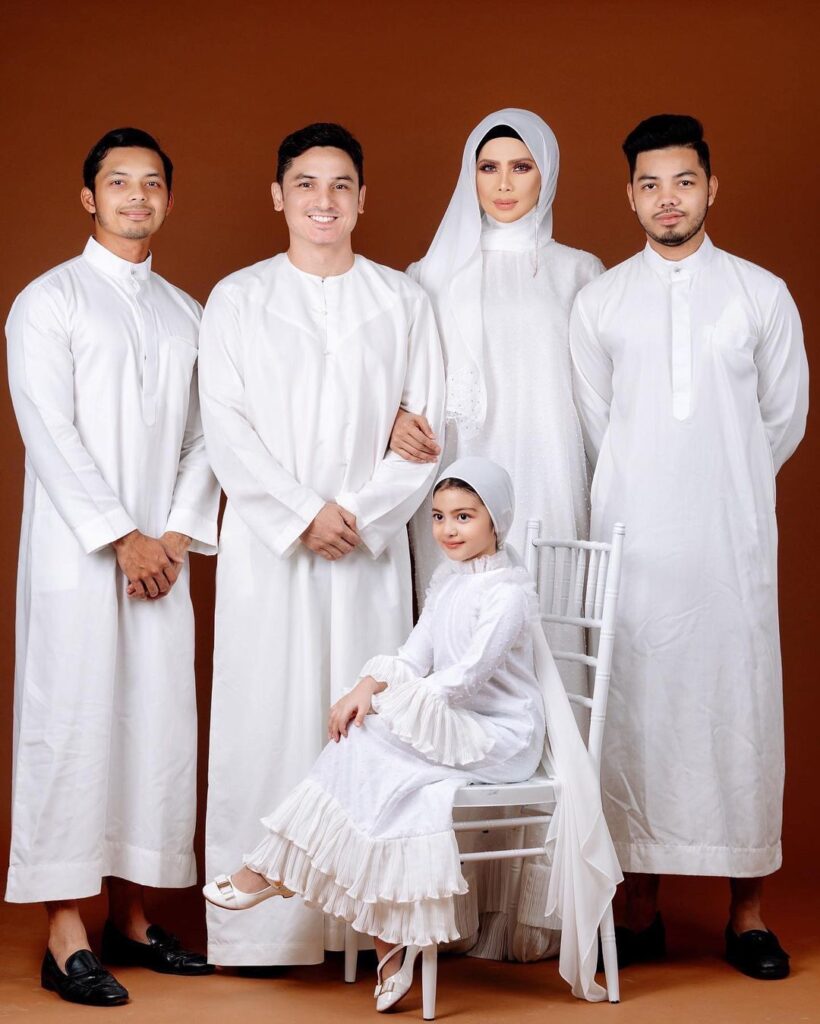 Cantik Persis Ibu, Aaisyah Anak Rozita Che Wan Genap 9 Tahun & Rai ...