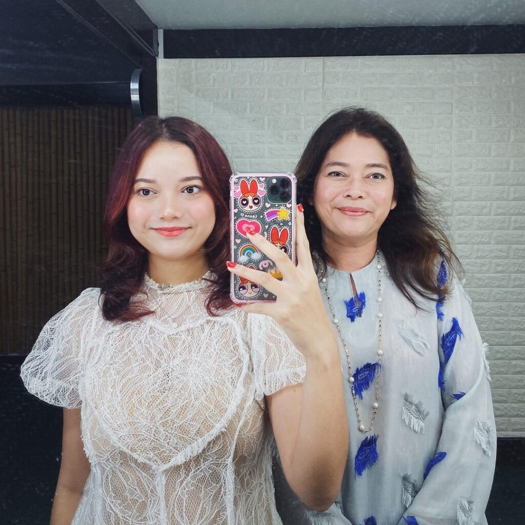 Berasal Dari Keluarga Kaya & 'Low Profile', Chempaka Emalin Pahamin ...