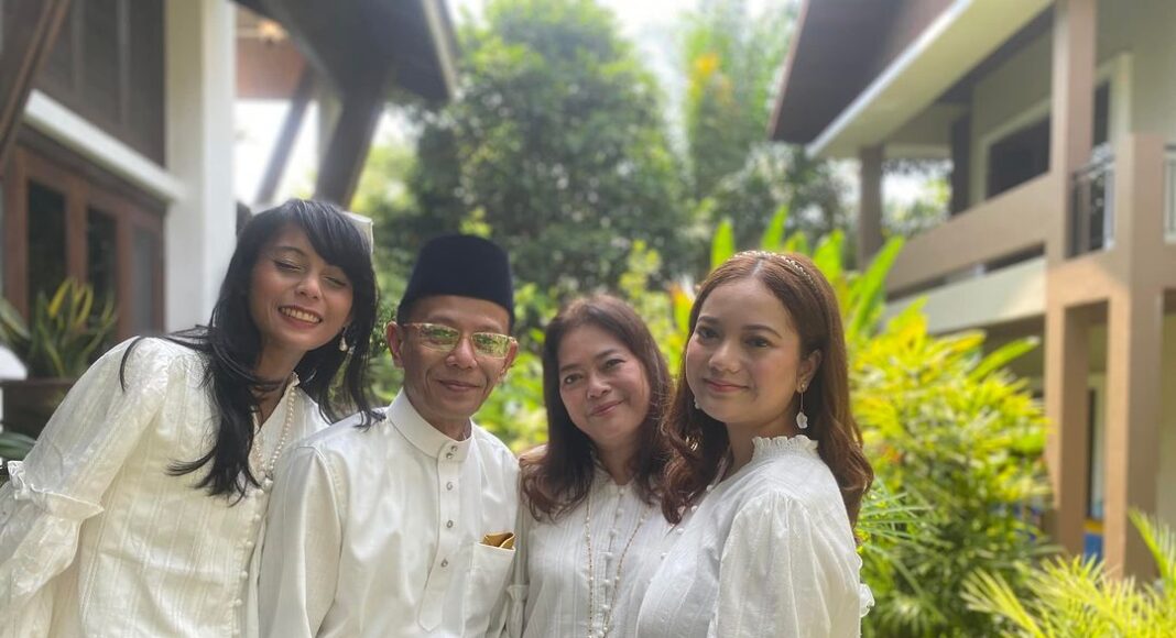 Berasal Dari Keluarga Kaya & 'Low Profile', Chempaka Emalin Pahamin Ratu Hati Azhar Sulaiman!