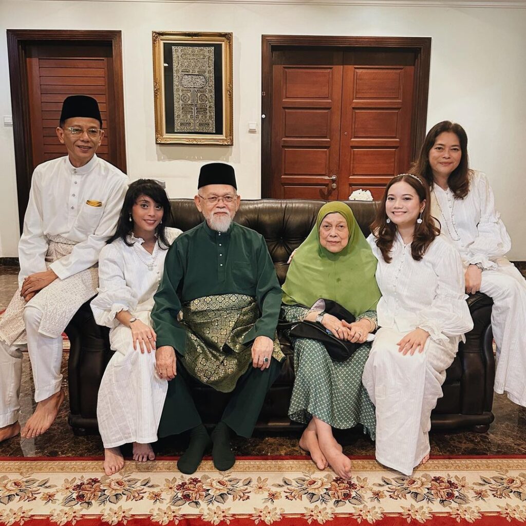 Berasal Dari Keluarga Kaya & 'Low Profile', Chempaka Emalin Pahamin ...