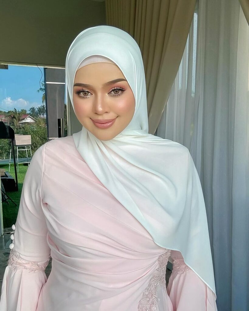 Dari Dunia Kosmetik Ke Bisnes Makanan, Karipap Cinta Muabellaz Laris ...