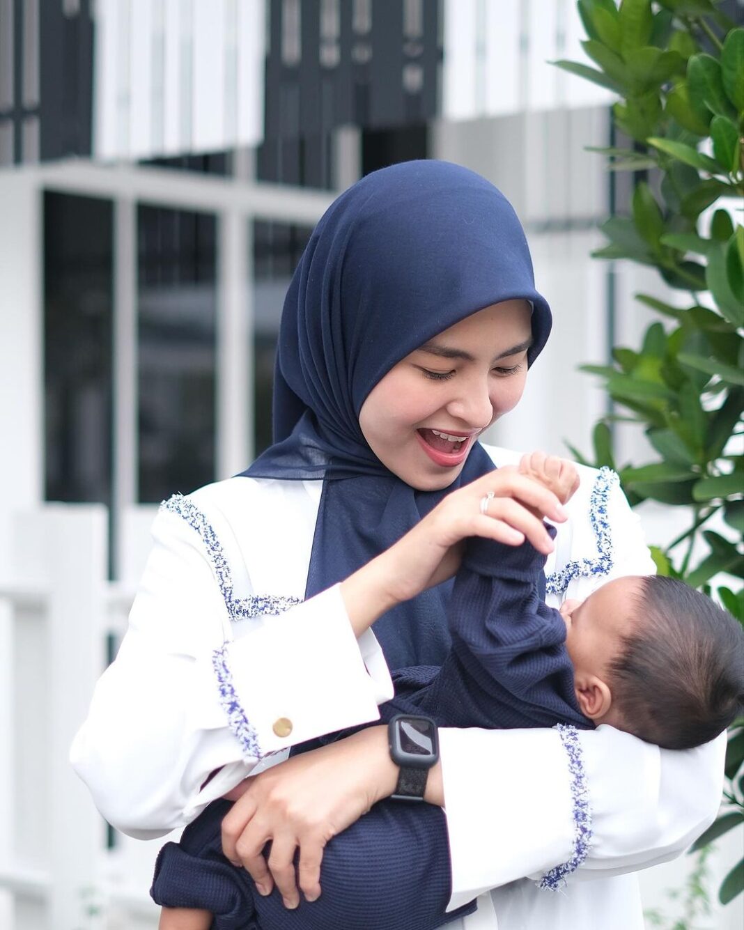 Bersederhana, Cantik & Sopan, Penampilan Labuh & Sopan Ruby Che Wan ...