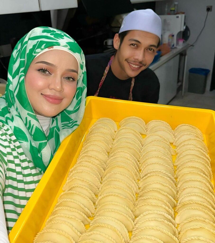 Dari Dunia Kosmetik Ke Bisnes Makanan, Karipap Cinta Muabellaz Laris ...