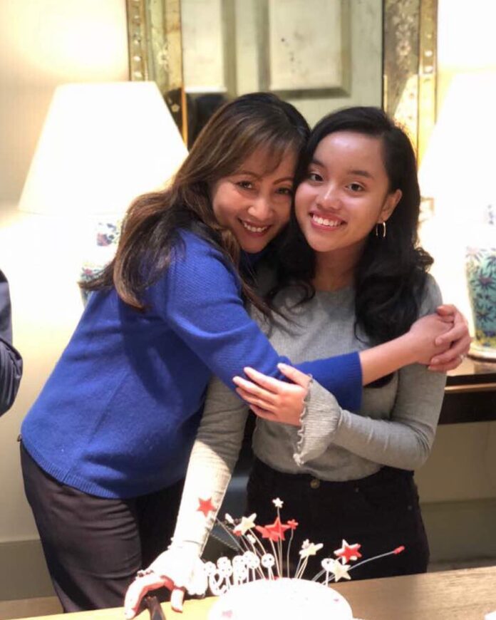 Anak Bekas Gabenor Bank Negara & Ada PhD, Dato’ Dr Azlina Aziz Lambang ...